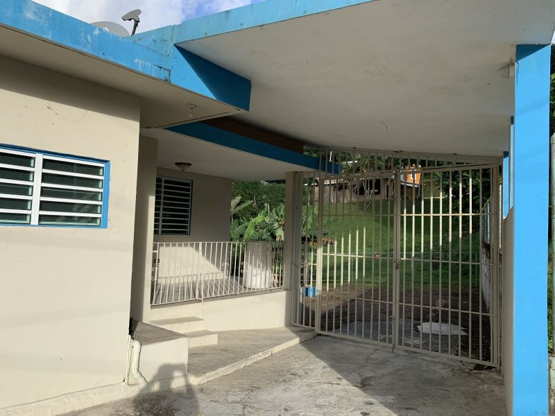 SANTA OLAYA, CASA EN BAYAMON, PUERTO RICO