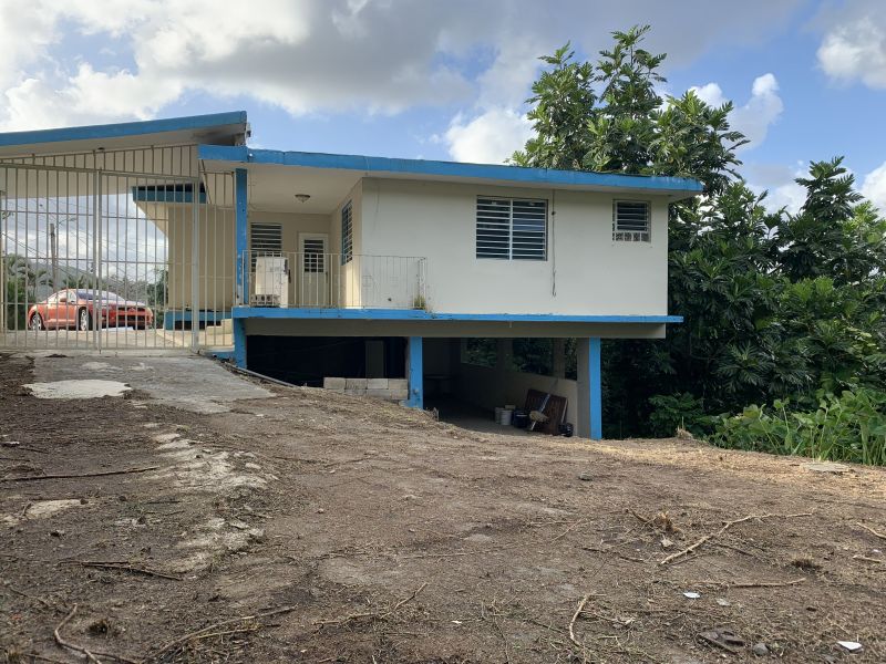 SANTA OLAYA, CASA EN BAYAMON, PUERTO RICO