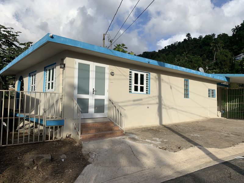 SANTA OLAYA, CASA EN BAYAMON, PUERTO RICO