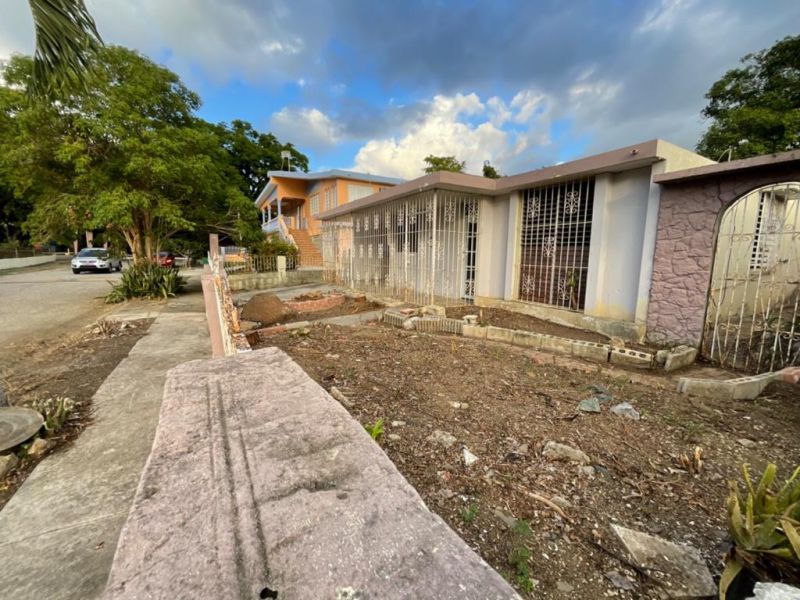 Urb. Villa Del Rio, Casa en Guayanilla