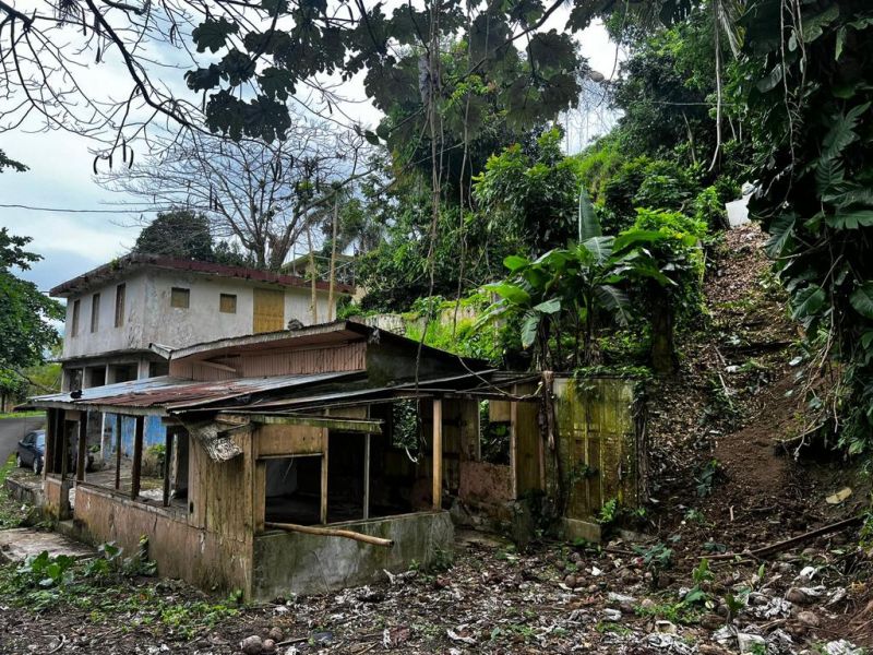 Bo. Santa Olaya, Casa en Bayamón