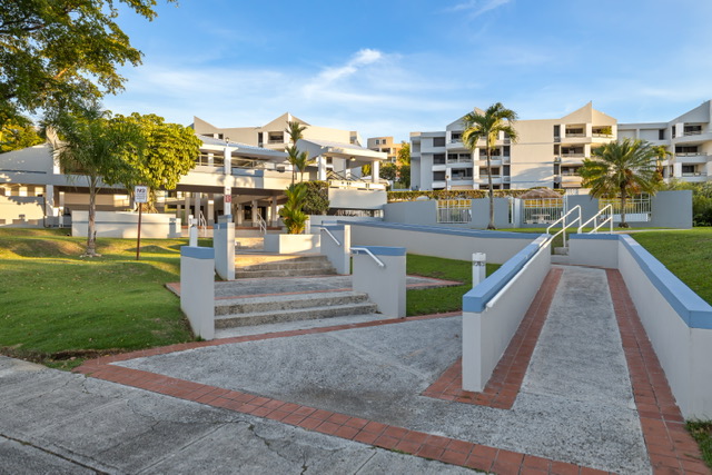 Cond. La Sierra Del Sol, Apartamento en San Juan