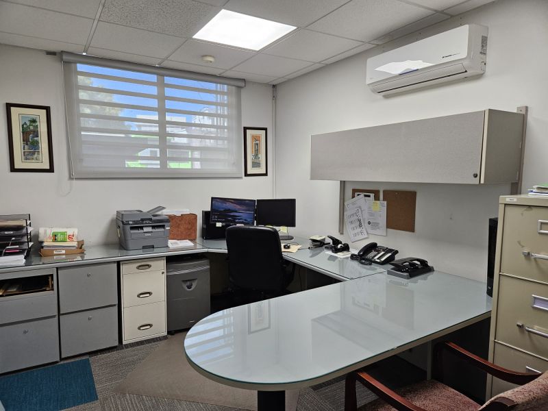 Urb. El Vedado, Edificio Mixto en San Juan