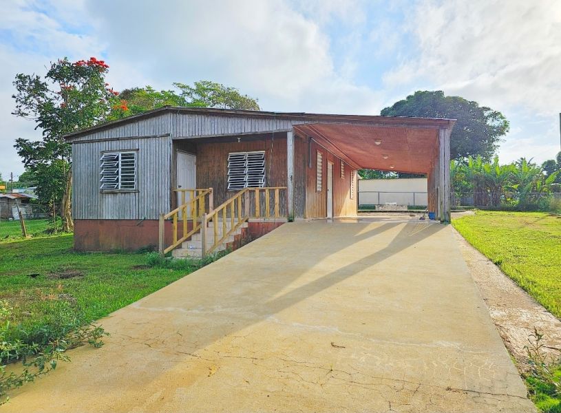 Comm Mantilla, Casa en Isabela