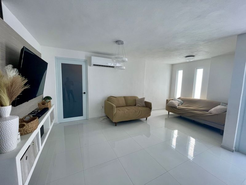 Urb. Monte Brisas, Casa en Fajardo