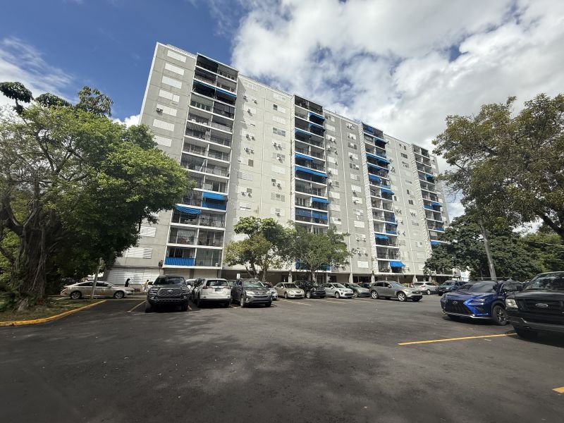 Cond. Borinquen Towers, Apartamento en San Juan